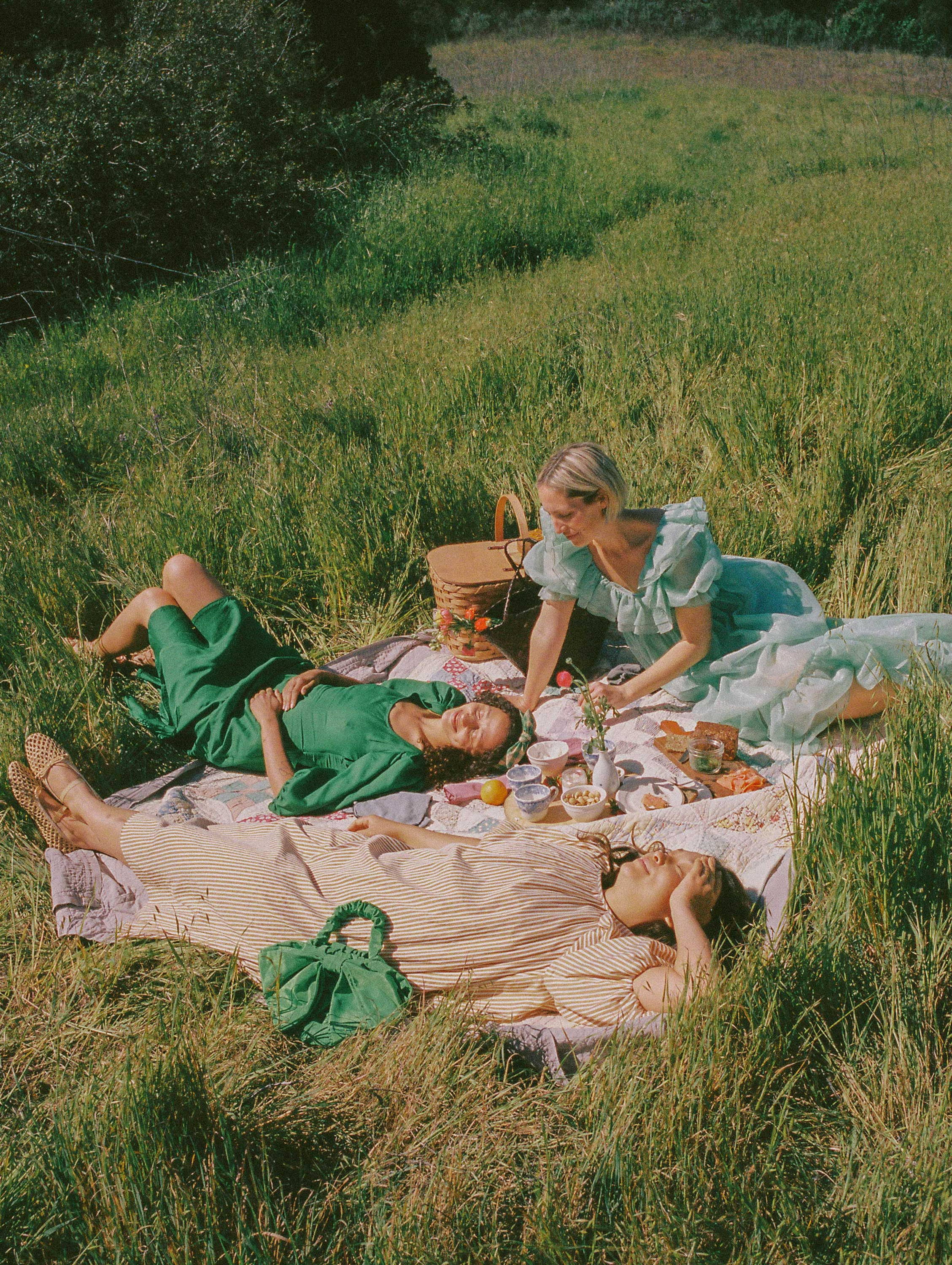 Life's a Picnic with Elaina Bellis